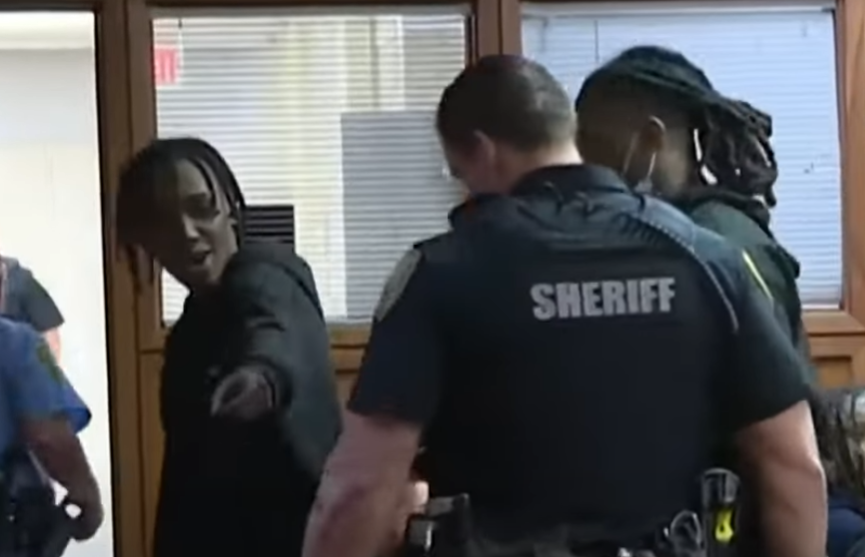 Fight breaks out in Kansas courtroom at murder trial - The American Retiree